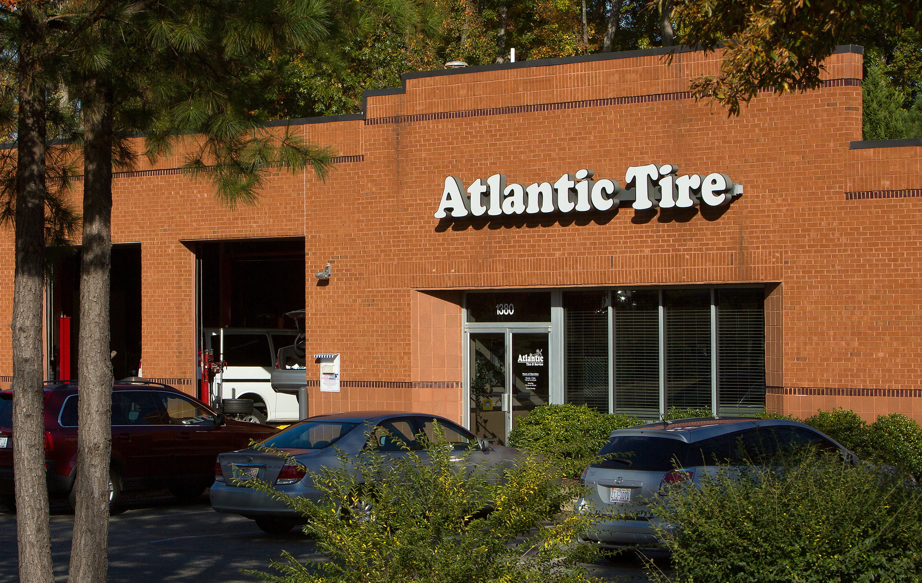 Atlantic Tire earns BBB Torch Award | 2014-02-21 | Modern Tire Dealer